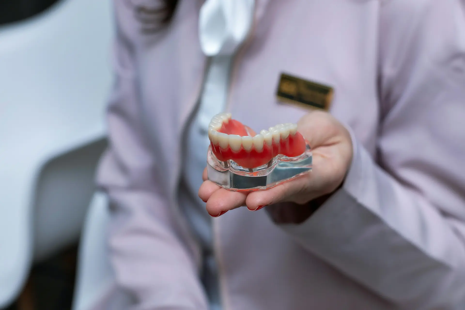 Why Temporary Prostheses Matter in Dental Implants | Aleriom Guide